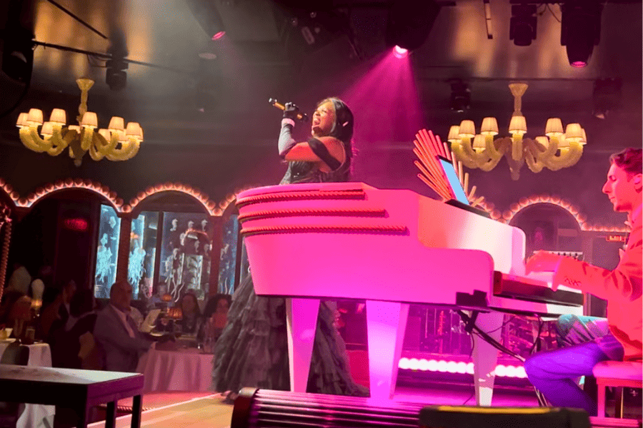 9 Best Las Vegas Dinner Shows That Will Blow Your Mind